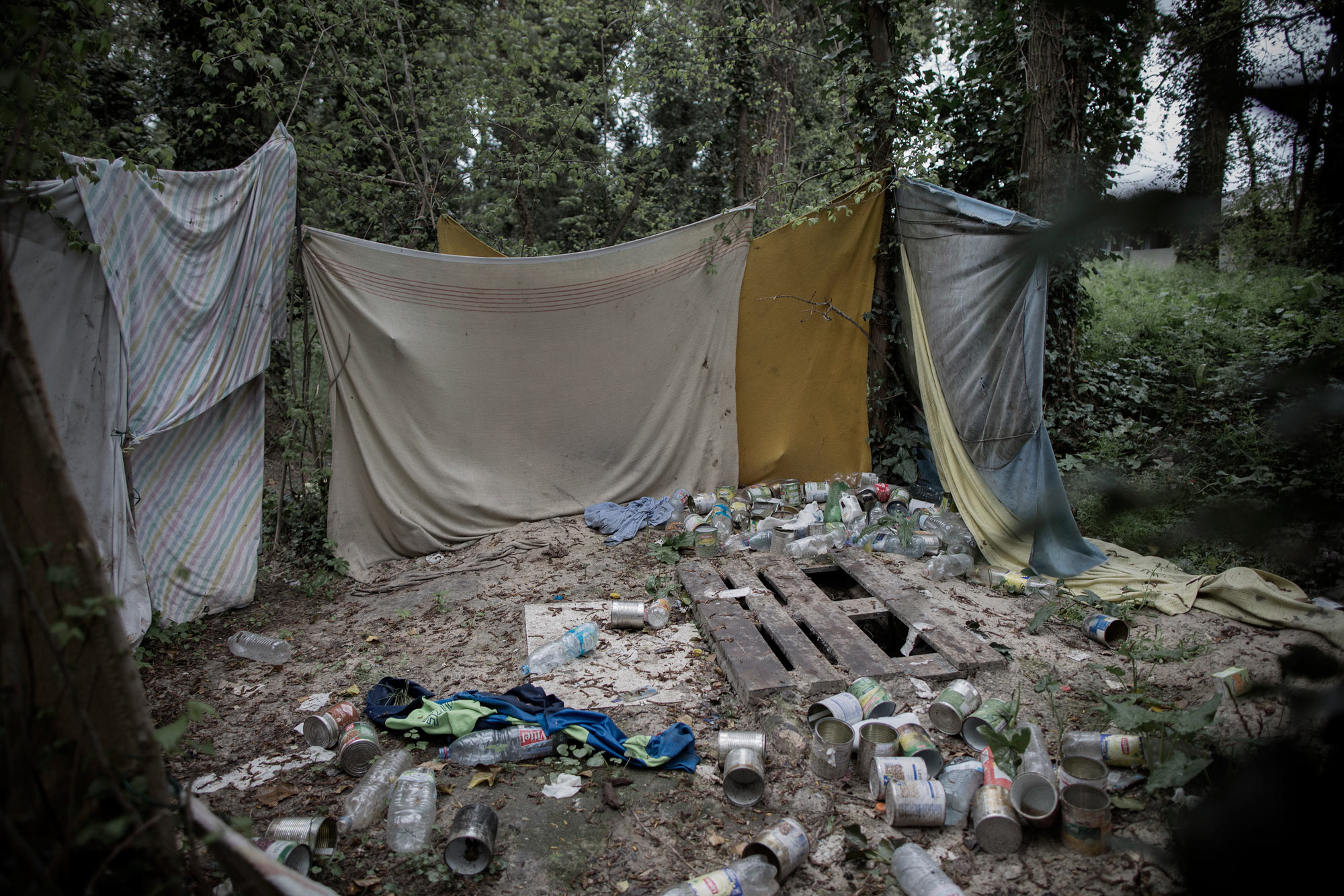 Gallery: Daily life in the worst refugee camp in Europe