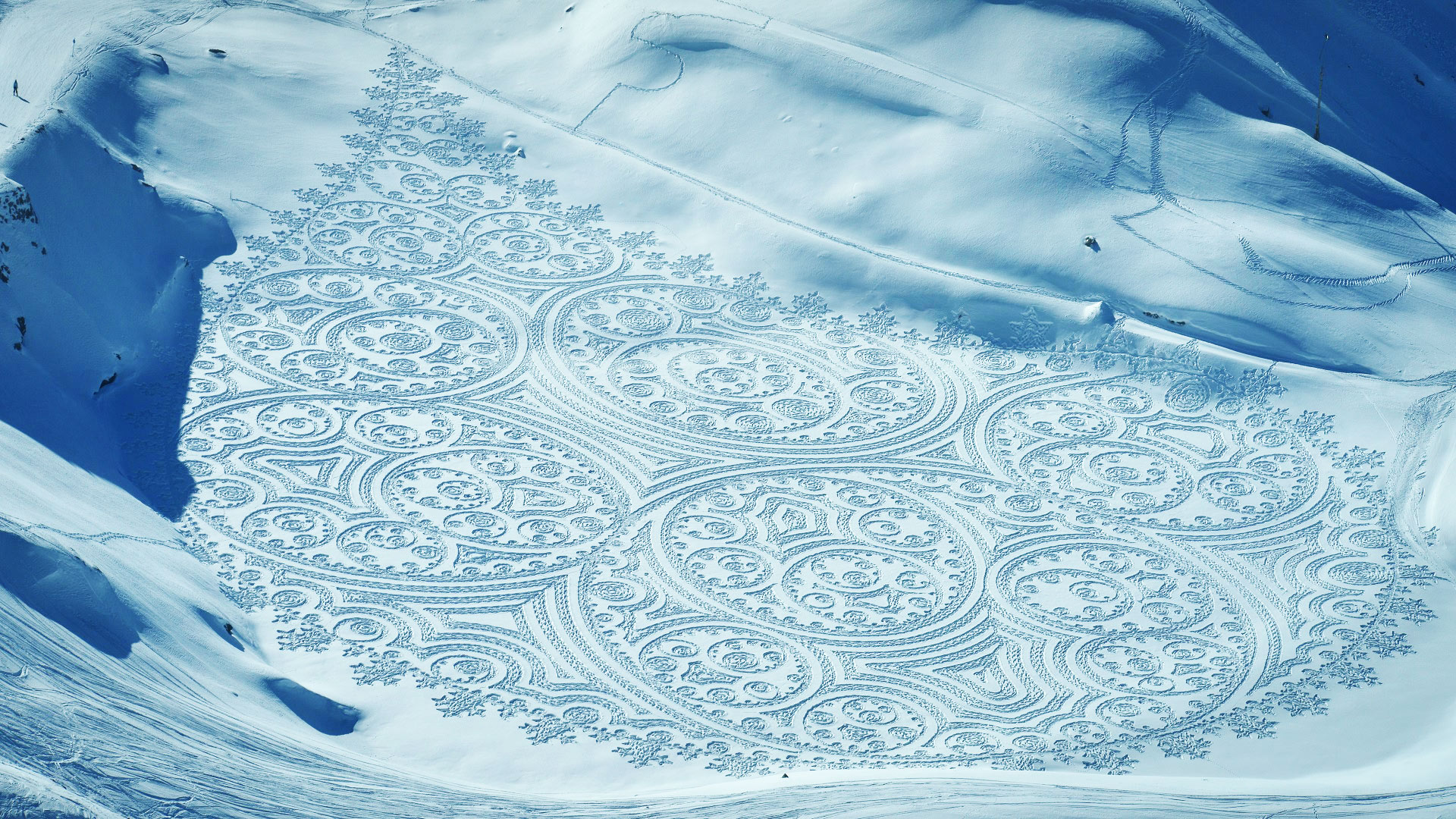 Gallery: How to draw snowflakes the size of soccer fields