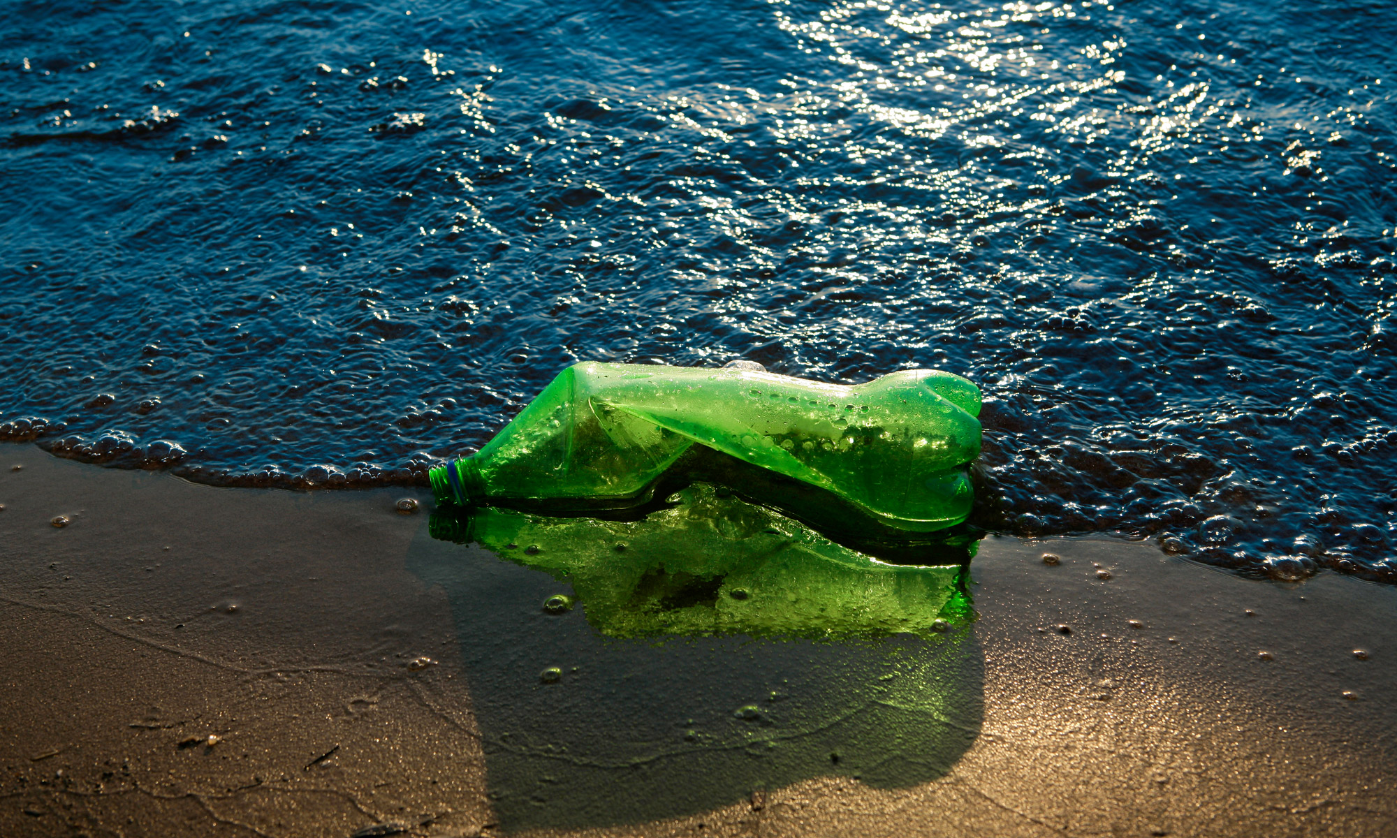 4 ways to curb our addiction to plastic