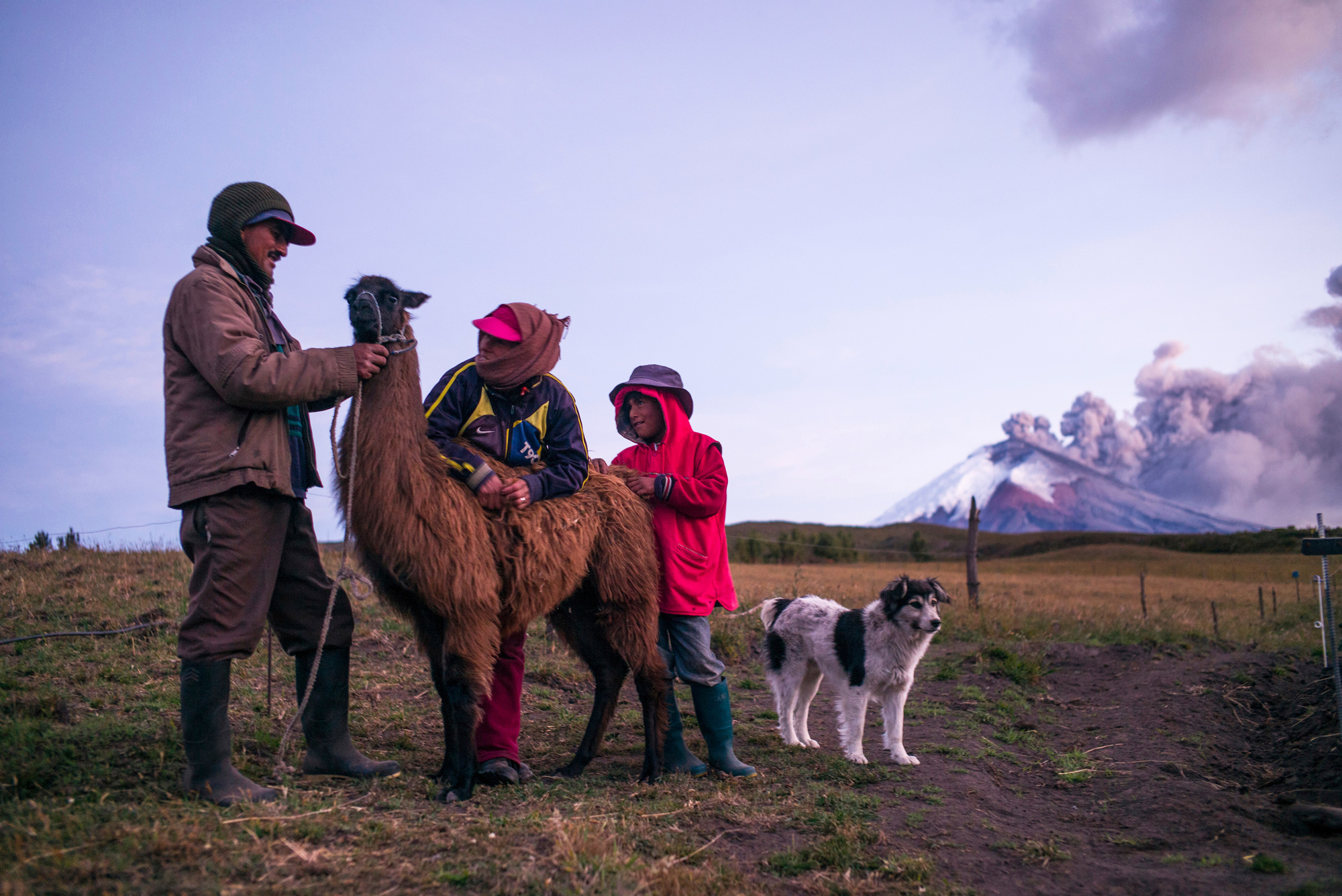 Photo gallery: Who in the world would live next to an active volcano ...