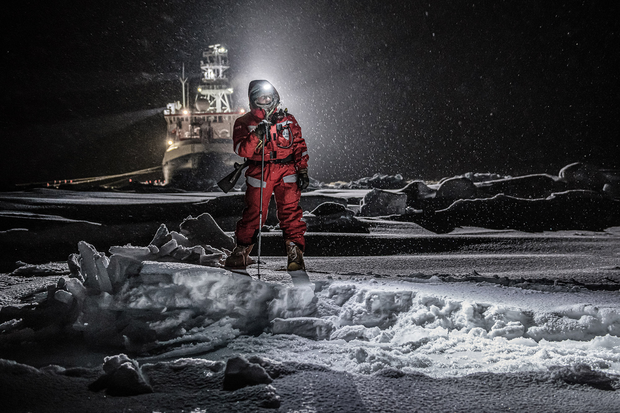 24/7 darkness, polar bears and ice everywhere: 8 striking photos of ...