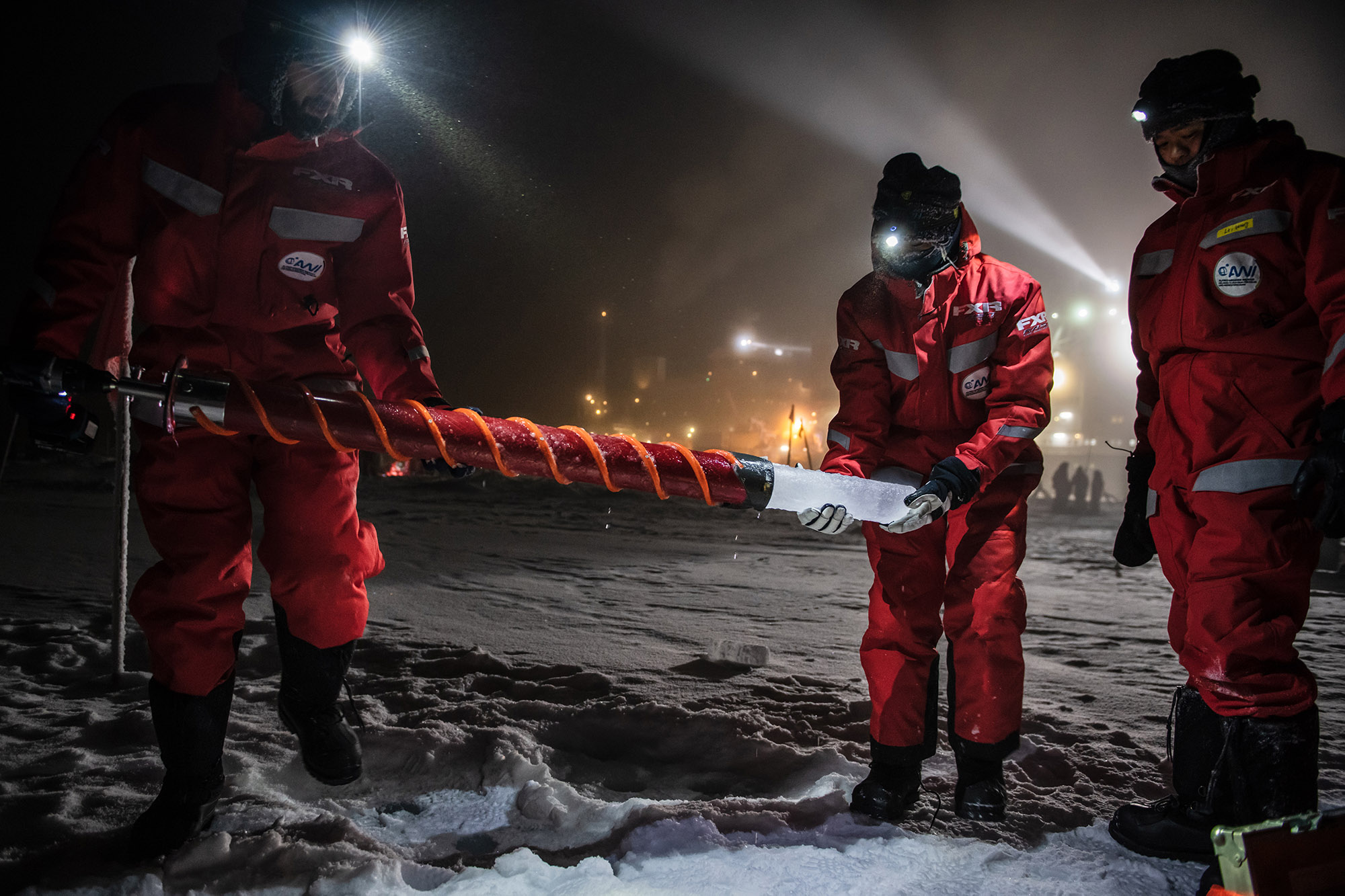 24/7 darkness, polar bears and ice everywhere: 8 striking photos of ...