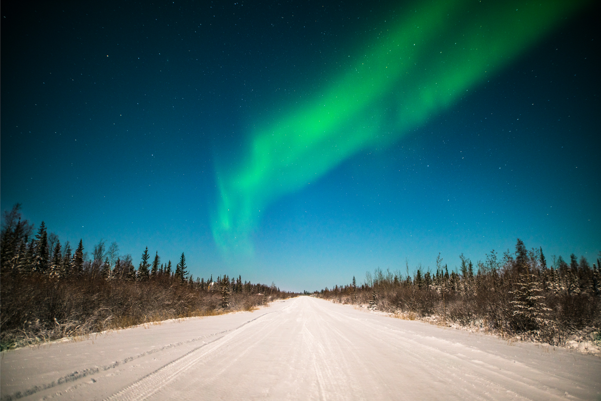 Gallery: 11 otherworldly photos of land, sea and sky at night